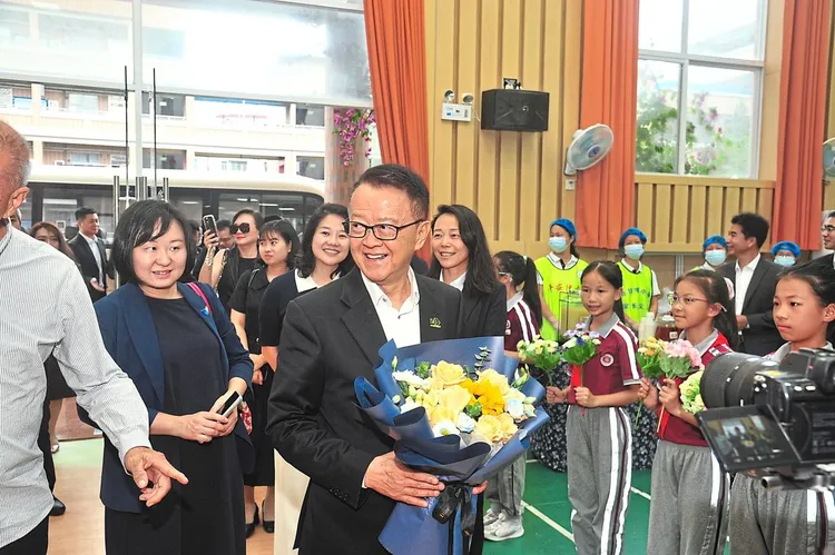 Conglomerate founder makes memorable visit to ancestral village | Nestia